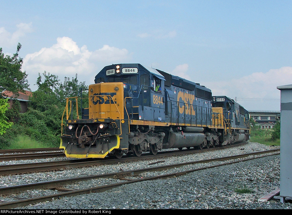 CSX 8844 Q703 (2)